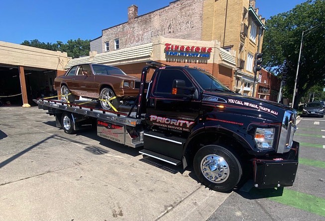 Get 24/7 Light Duty Towing in Nashville Now. Big Fleet Ever Ready!